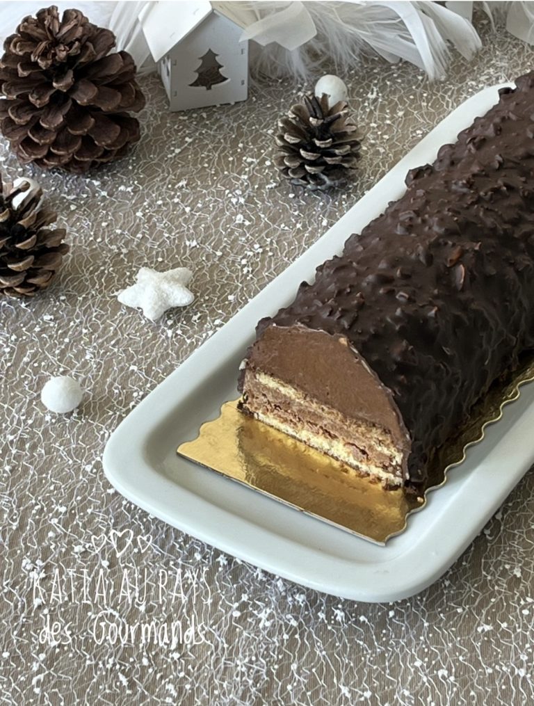 Bûche choco/croustillant praliné - Katia au Pays des Gourmands